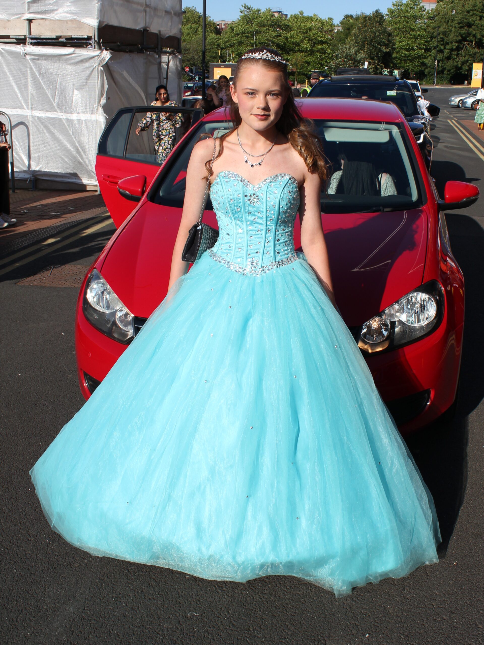 Gold Standard As Students Sparkle At Perfect Prom – Moseley Park